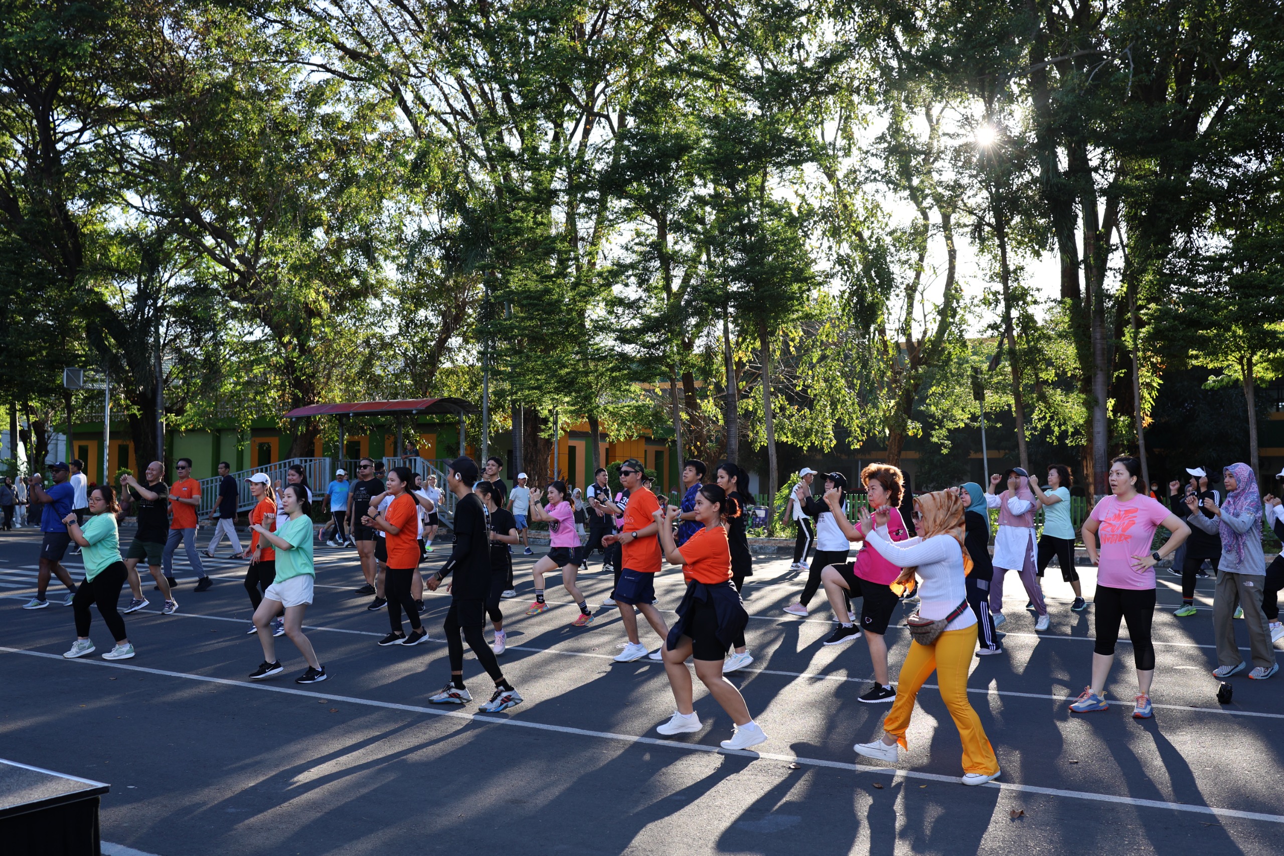 Zumba di Tengah Kota: Semangat Sehat dari Hyatt Place Makassar ...